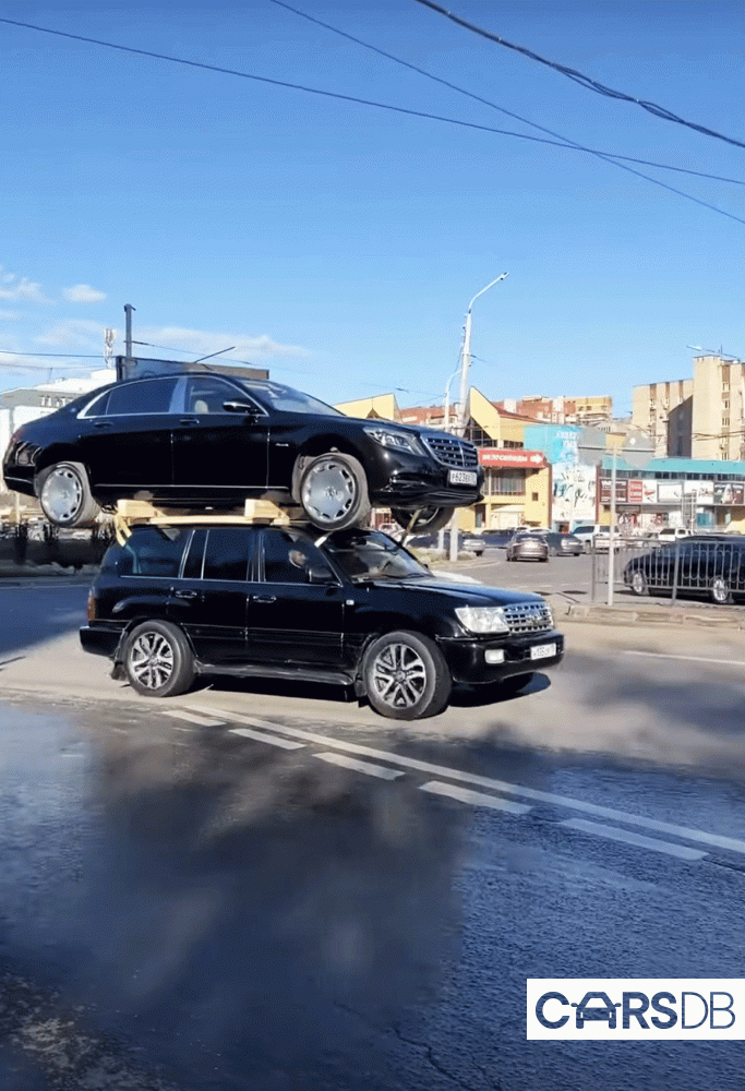 ရုရှားနိုင်ငံတွင် Toyota Land Cruiser အမိုးပေါ်၌ Mercedes Maybach S